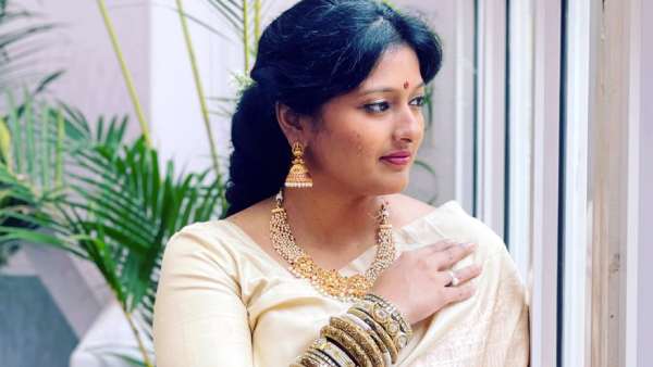 கட்சியில் புகார் அளிக்காமல் ட்விட்டரில் சொல்லி என்ன பயன்? காயத்ரி ரகுராமுக்கு வானதி சீனிவாசன் ...