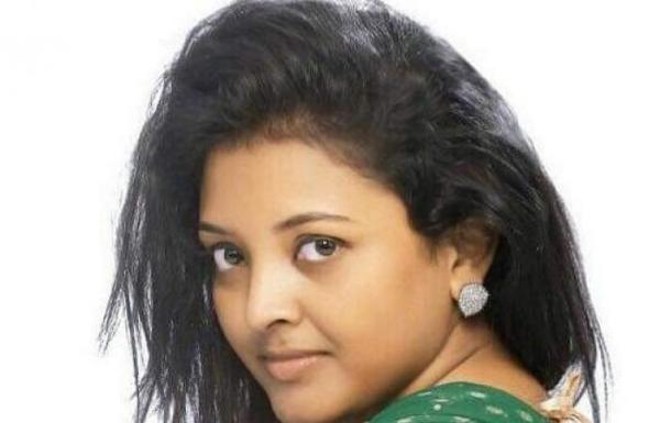 வெற்று பேப்பரில் கையெழுத்து.. ஆபாச படத்தில் மிரட்டிநடிக்க வைத்த பெண் இயக்குநர்.. குவியும் ...