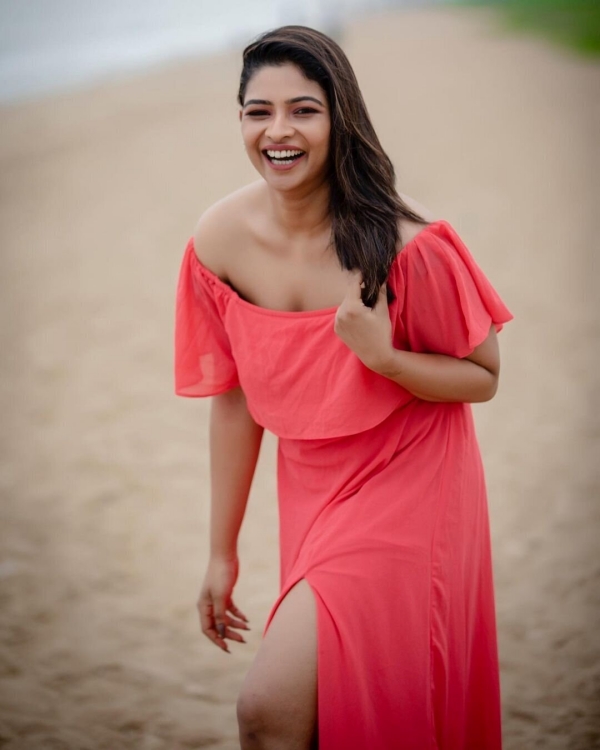 சொன்ன மாதிரியே கம்ப்ளைன்ட் கொடுத்த விஜே மகேஸ்வரி.. இனி தான் பலருக்கு பிரச்சனையே! | VJ Maheshwari ...