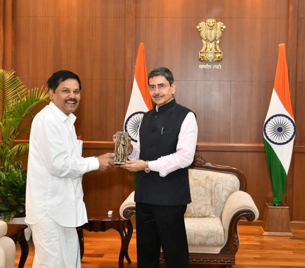 உயிருடன் பிரபாகரன்.. ஆளுநர் ஆர்.என். ரவியுடன் மூத்த வக்கீல் கே.எஸ் ...