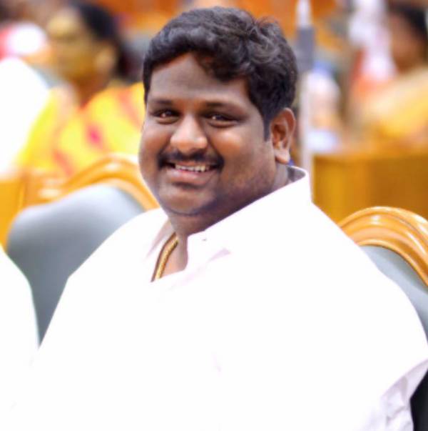 நாசர் மகன் ஆசிம் ராஜா நீக்கப்பட்டதன் பின்னணி? புகார் சொன்னது யார் ...