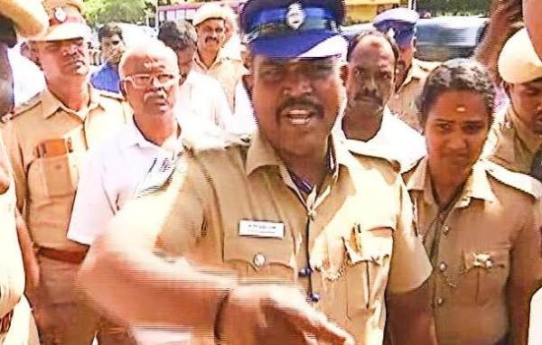 என் குழந்தையோட காலே போச்சு, என் காக்கிச்சட்டையே வேண்டாம்.. கதறி அழுத ...