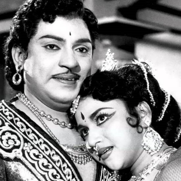 நடிகை விஜயகுமாரி கிட்ட போன "தோட்டத்து சீர்".. தம்பி மனைவி விஜி - உருகிய ...