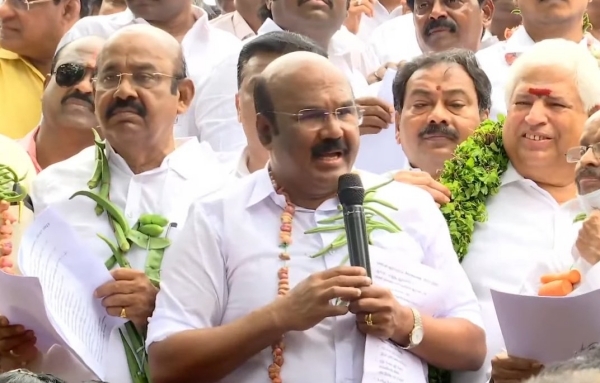 அடுத்த கேபினட் மீட்டிங் ஜெயில்ல தான் நடக்கும் போல.. முன்னாடியே மெனுவை ...