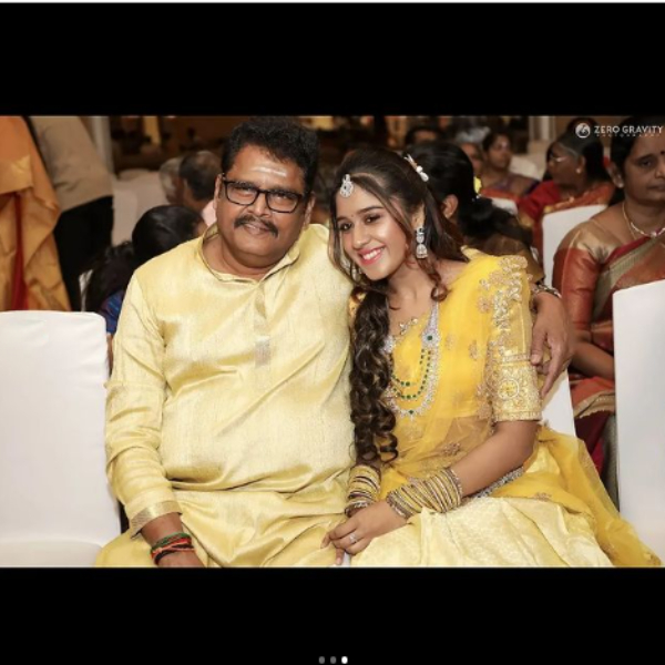 இயக்குனர் கே.எஸ் ரவிக்குமார் மகள்களை பார்த்திருக்கிறீர்களா...? அதுவும் ...