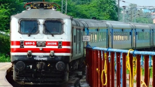 கிளம்பறீங்களா ஊருக்கு.. தமிழக ரயில் பயணிகளுக்கு வெளியான இனிப்பு செய்தி ...