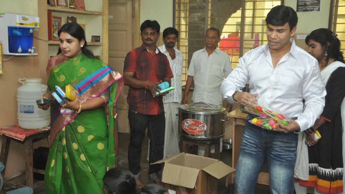 நடிகர் ஆனந்தராஜின் மகன் மற்றும் மகளை பார்த்திருக்கீங்களா? ஆதரவற்ற ...