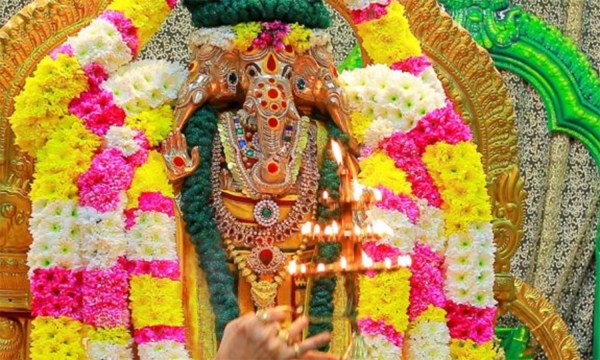 பிள்ளையார்பட்டி கற்பக விநாயகர் கோவிலில் தேரோட்டம் கோலாகலம்.. 18 படி ...