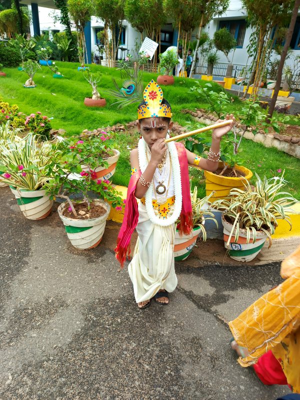 ஆவணி பொன்னாளில் அஷ்டமி நன்னாளில் பிறந்த கண்ணன்.. ஒன் இந்தியா ...