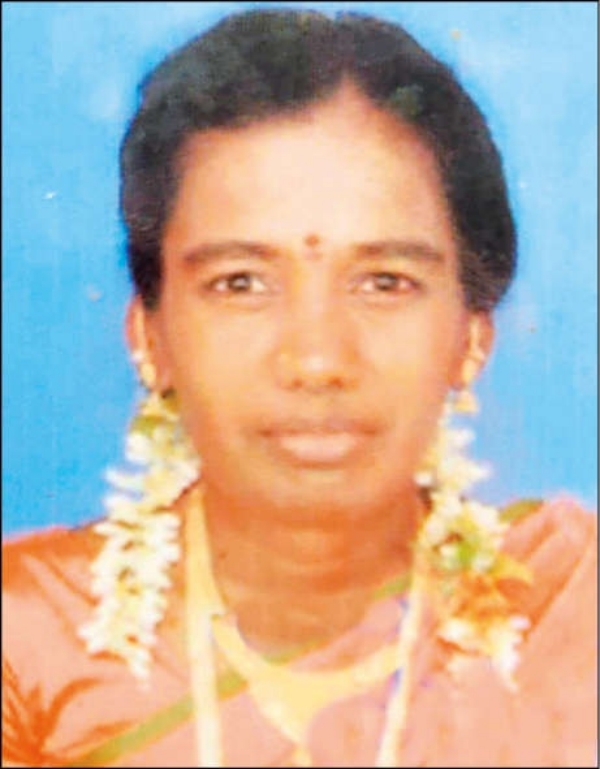 அருவியில் தத்தளித்த மகன்.. காப்பாற்றிவிட்டு உயிரை விட்ட தாய்.. அந்த ...