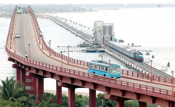 தமிழ்நாட்டின் “வாய்குள்” போலாமா.. எட்டிப்பார்த்தாலே இலங்கை தெரியுமாமே ...