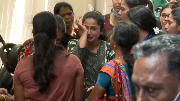 மாரிமுத்துவின் உடல் பக்கத்திலேயே கதறி அழும் எதிர்நீச்சல் குடும்பம் ...