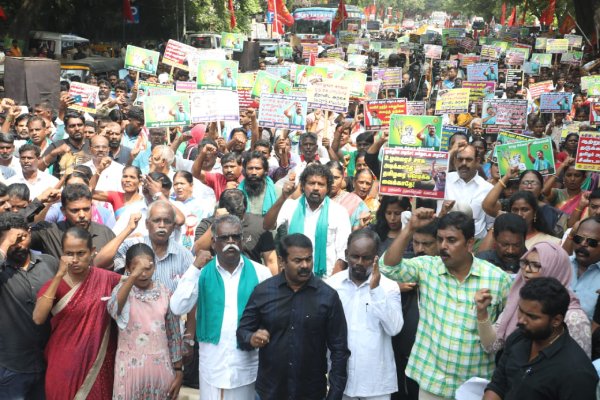 கப்சா அடிச்சு விட வேண்டியது.. மேடையில் முதல்வர் ஸ்டாலின் போலவே ...