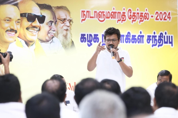 கோவை, சேலத்தில் யாரை வேட்பாளராக நிறுத்தலாம்? கட்சியினரை தனித்தனியாக ...