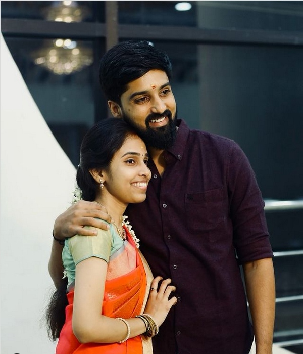 எதிர்நீச்சல் சக்தியின் நிஜ மனைவி கணவர் பற்றி வெளியிட்ட திடீர் பதிவு ...