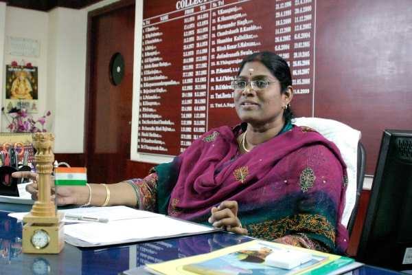 8 ஐஏஎஸ் அதிகாரிகள் பணியிட மாற்றம்.. திருச்சி, நாகர்கோவிலுக்கு புதிய ...