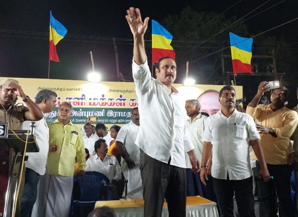 நாட்டின் நலனா? ஒரு குடும்பத்தின் நலனா? அன்புமணியை நோக்கிப் பாய்ந்த ...