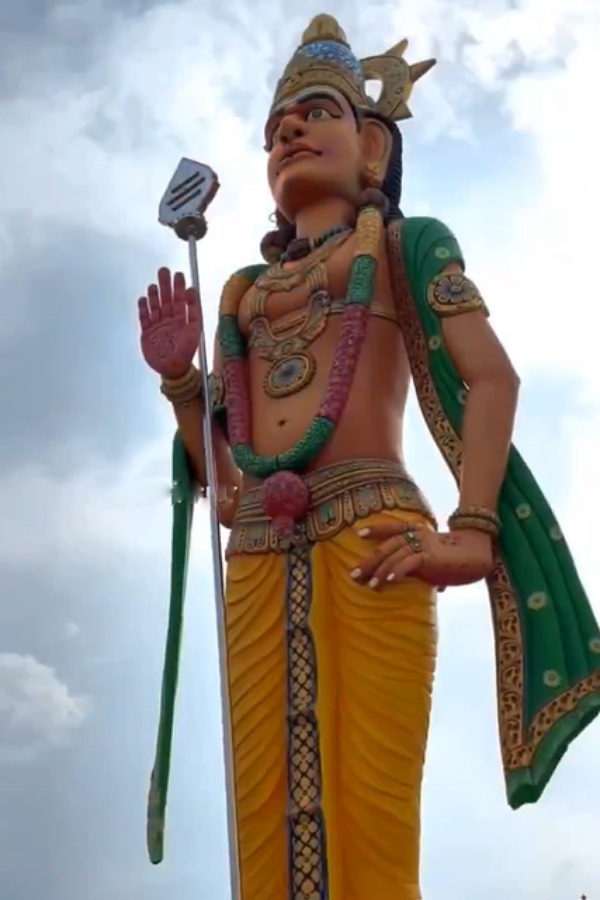 என்னயா பண்ணி வச்சுருக்கீங்க! அழகென்ற சொல்லுக்கு முருகா.. சேலம் ராஜ ...