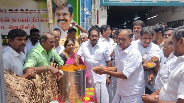 வேப்ப மரம் பட்டுப் போச்சு..! அப்படியே எம்ஜிஆரை போலவே.. படக்கென விஜய்யை ...