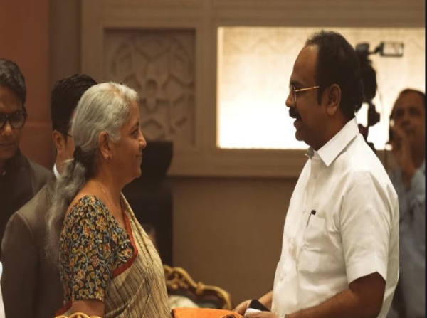 3 வருசமா வெயிட்டிங்.. நிர்மலா சீதாராமனை நேரில் பார்த்ததும் தங்கம் தென்னரசு வைத்த கோரிக்கை ...