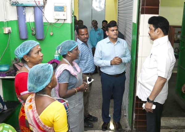 சென்னை தேனாம்பேட்டை அம்மா உணவகத்தில் முதல்வர் அடுத்தடுத்து கேட்ட கேள்வி ...