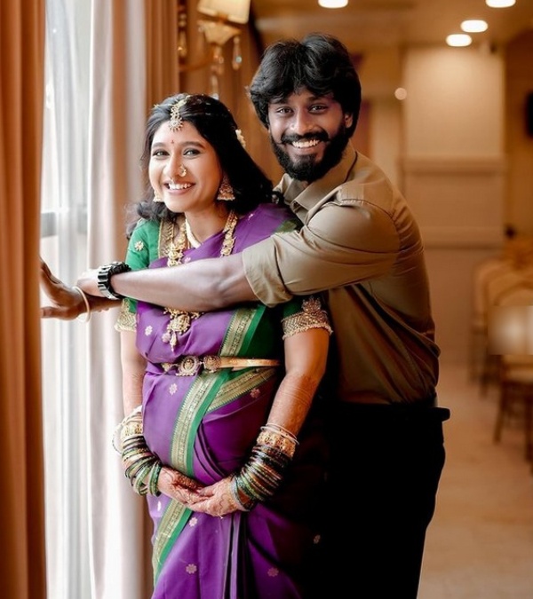 நிறைமாத நிலவாய் மகள்.. கண்ணீரோடு கட்டி அணைத்த எம்.எஸ் பாஸ்கர் ...