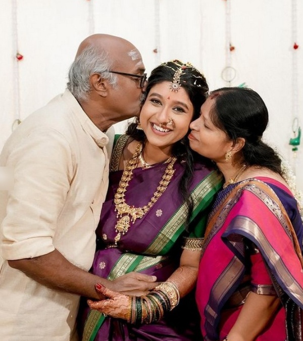 நிறைமாத நிலவாய் மகள்.. கண்ணீரோடு கட்டி அணைத்த எம்.எஸ் பாஸ்கர்.. வளைகாப்பில் நெகிழ்ச்சி | Actor ...