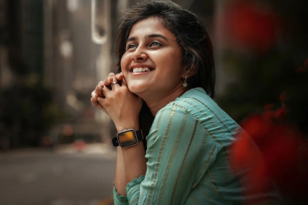 பாண்டியன் ஸ்டோர்ஸ் 2 ராஜி வீட்டில் கொண்டாட்டம்.. பகிர்ந்த மகிழ்ச்சி ...