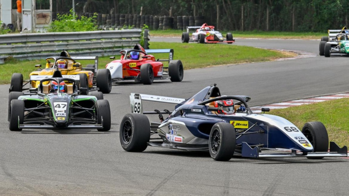 சென்னை ஃபார்முலா 4 கார் பந்தயம்: காமராஜர் சாலையிலிருந்து பாரீஸ்கார்னர் ...