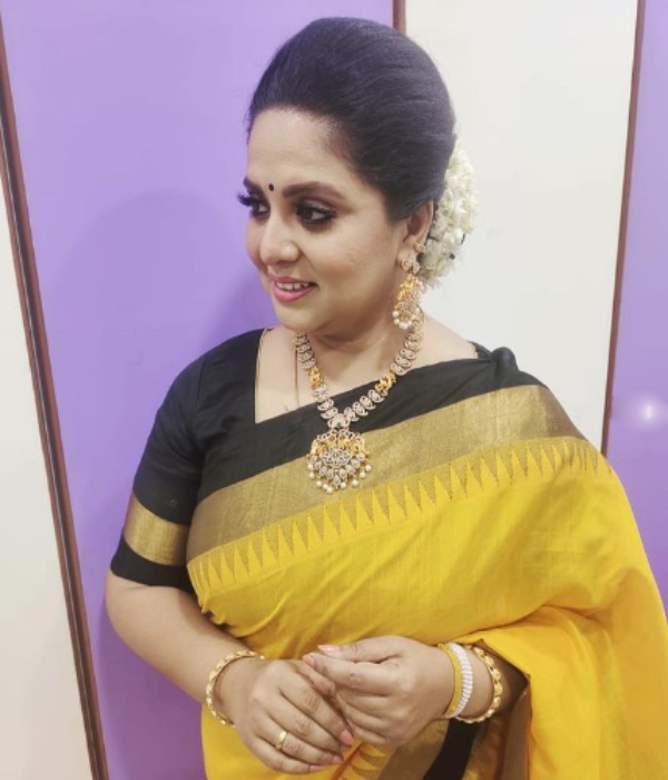 Actress Roopa Sree: ஷகிலா சொன்னமாதிரி அட்ஜஸ்ட்மென்ட் தொல்லையா? "ஒன்இந்தியாவிற்கு" ரூபஸ்ரீ ...
