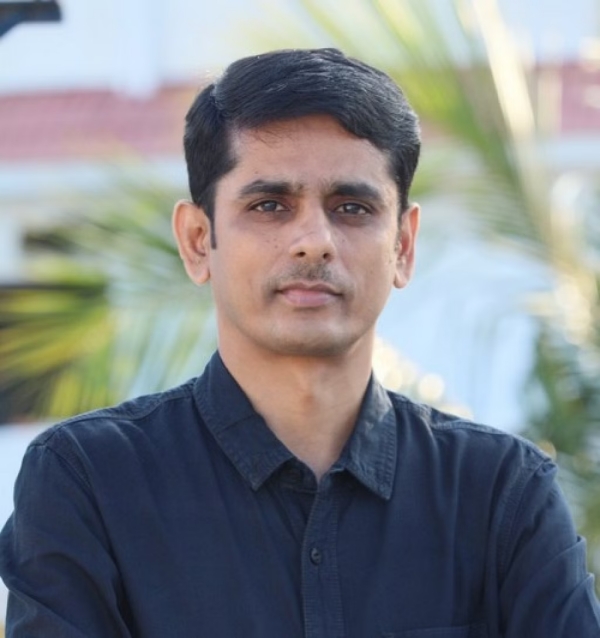 விஜய் விடலையே.. விருந்து கொடுக்க வந்தவரை நோட் பண்ணீங்களா? ஜெகன் மோகனின் ...