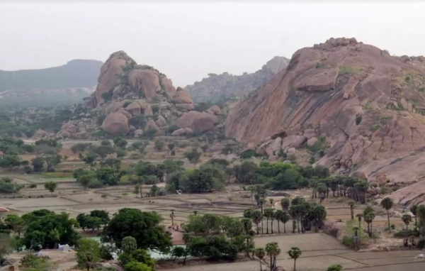 மதுரை அரிட்டாப்பட்டியில் நேற்று சினிமா படக்குழு என்ன செய்தது ...