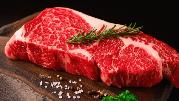 அசாம் மாநிலத்தில் மாட்டிறைச்சிக்கு தடை.. மீறுபவர்களுக்கு கடுமையான சிறை ...