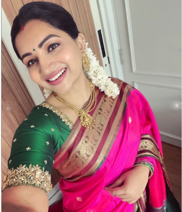 தீபக் அப்படிப்பட்டவர் இல்லை... சீரியல் நடிகை நக்ஷத்திரா போட்ட போஸ்ட் ...