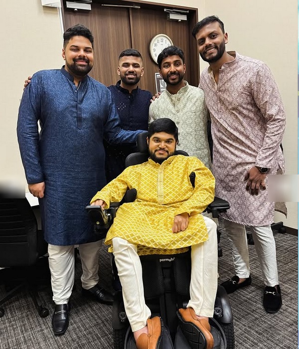 நடிகர் நெப்போலியனின் இரண்டாவது மகன் சந்தோஷமாக போட்ட போஸ்ட்.. குவியும் ...