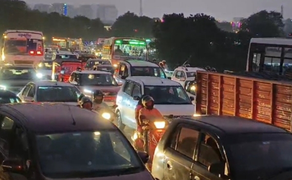 பெருங்களத்துரை கடப்பது பெரும்பாடு... மொத்தமாக வரும் சென்னை மக்கள் ...