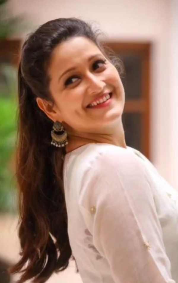 இப்போது என் Privacy கெட்டுபோச்சு? யாரால் தெரியுமா? நம்ம லைலாவா இது ...