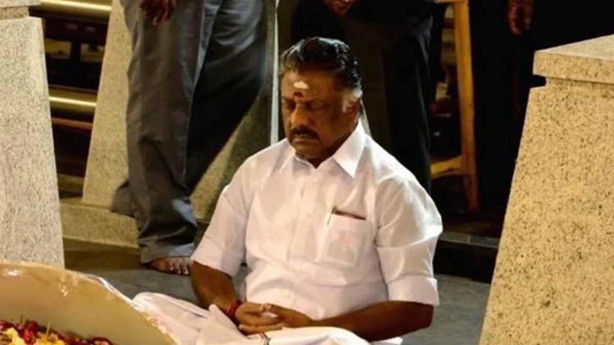 பஞ்சமி நிலத்தை தன் பெயருக்கு மாற்றிய ஓபிஎஸ்! உறுதி செய்தது SC ST ஆணையம் ...