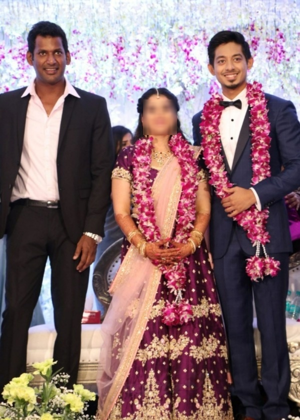 வசமாய் சிக்கிய விஷால் மச்சான்.. இப்படி போய் மாட்டிக்கிட்டாரே! இவ்வளவு பெரிய குடும்பமா அவரோடது ...