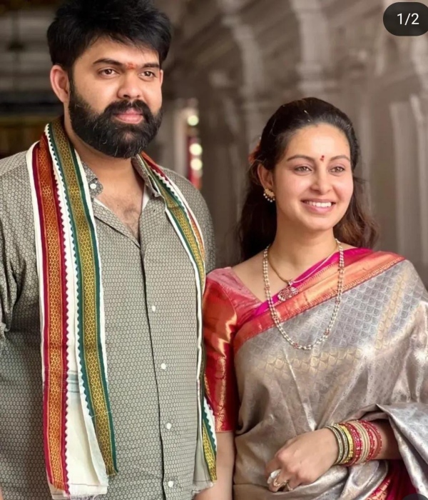 வதந்திகளுக்கு முற்றுப்புள்ளி! நாடோடிகள் பட நடிகைக்கு எங்கேஜ்மென்ட்.. அதுவும் கணவர் யார் தெரியுமா ...