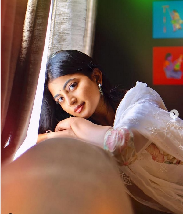 செம ஸ்டைலாக மாறிய கயல் ஆனந்தி.. பழைய காதல் மீண்டும்! அவரே போட்ட போஸ்ட்.. குவியும் கமெண்ட்ஸ் ...