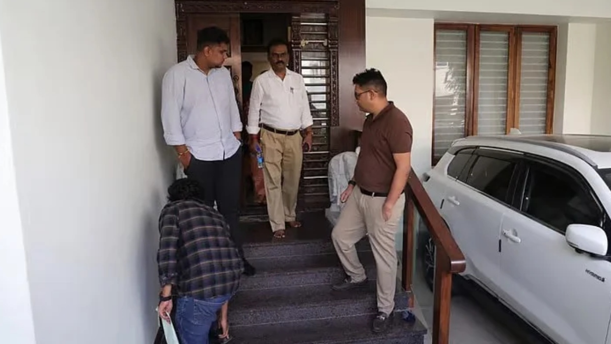 ஆட்டம் காணும் அஸ்திவாரம்.. விசாகன் ஐஏஸ் லேப்டாப்பில் சிக்கிய ஆதாரம் ...