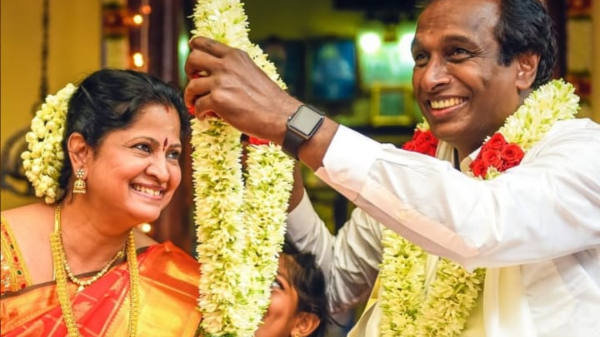 அருண்பாண்டியன் வீட்டில் விசேஷம், வெட்கத்தில் மனைவி! மகள்கள் கொடுத்த ...