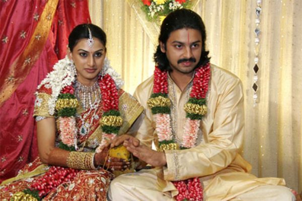 Srikanth Flashback: 18 ஆண்டுக்கு முன்பு! வந்தனாவுடன் குடும்பம் நடத்திவிட்டு ஏற்க மறுத்த ...