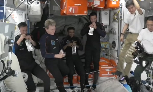 சர்வதேச விண்வெளி மையத்திற்குள் நுழைந்தார் சுபன்ஷு சுக்லா.. புதிய வரலாறு ...