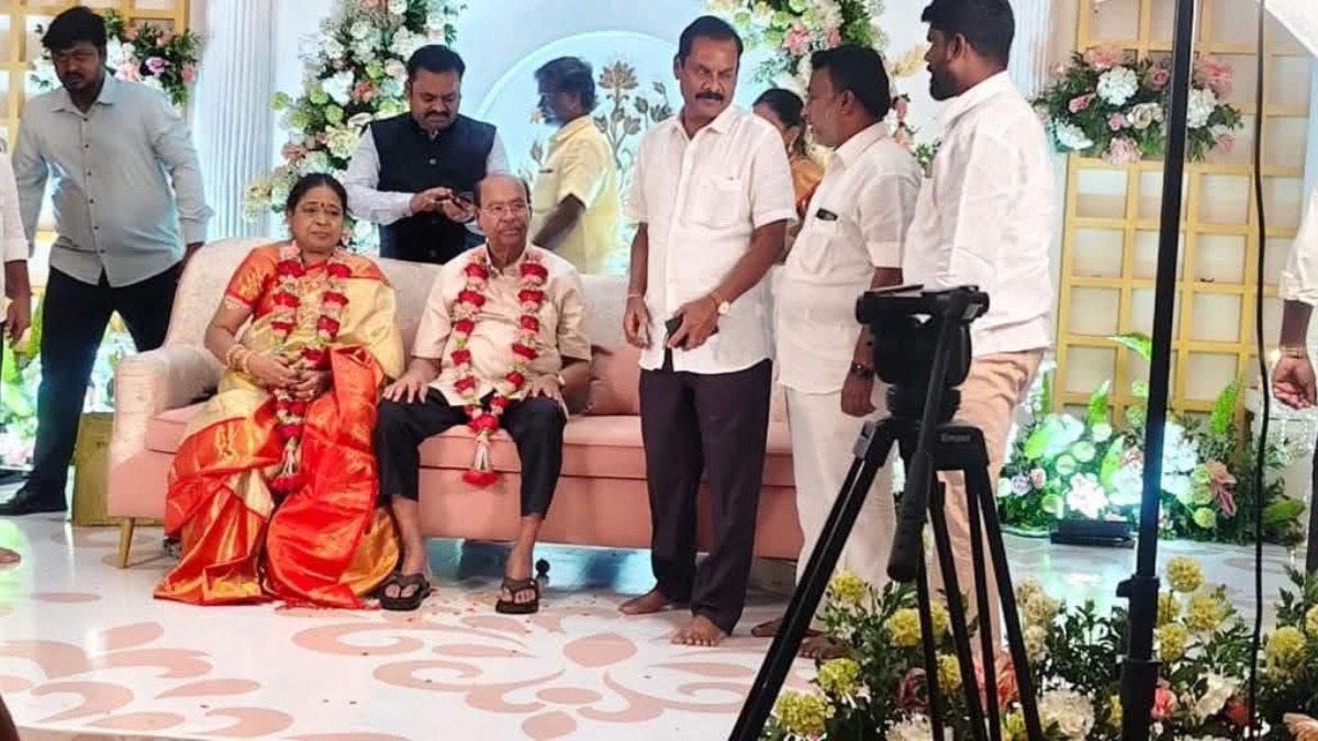 ramadoss second wife: 2வது மனைவியுடன் திருமண நாளை கொண்டாடிய ராமதாஸ் ...