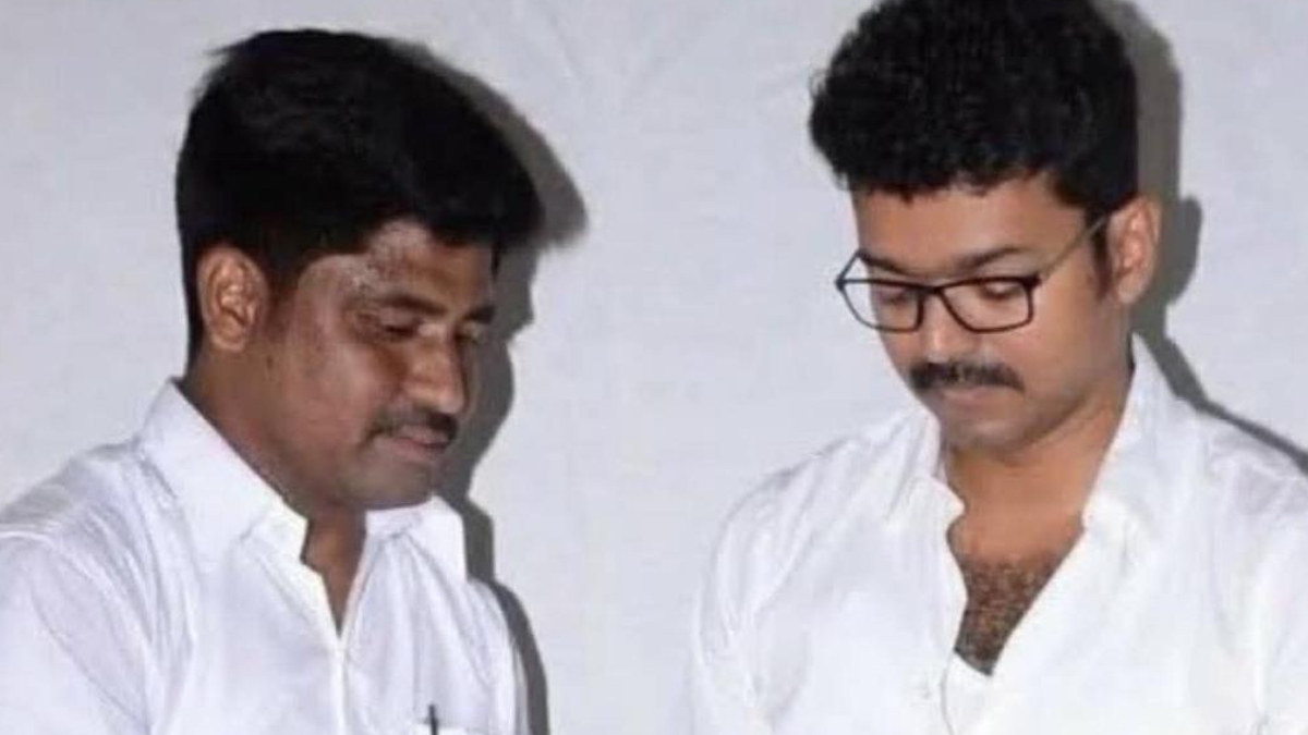 Karur stampede: A1 தவெக கரூர் மாவட்ட செயலாளர் மதியழகன் தலைமறைவு.. செல்போனும் ஸ்விட்ச் ஆஃப் ...