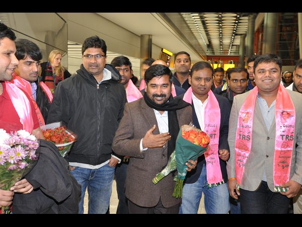 మంత్రి జగదీశ్వర్ రెడ్డికి లండన్‌లో ఘన స్వాగతం (ఫోటోలు) | Nri's Grand ...