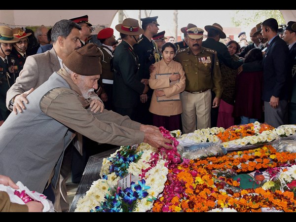 రాయ్ అంత్యక్రియలు: 'వీర మరణం', 'నా ప్రగాఢ సానుభూతి' (ఫోటోలు) | Colonel ...