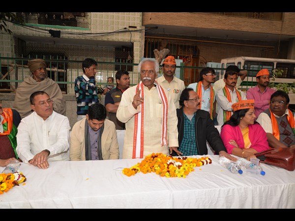 ఢిల్లీలో బీజేపీకి రివర్స్: తెలుగునేతల ప్రచారం బీజేపీకి ఓట్లు తెచ్చేనా ...